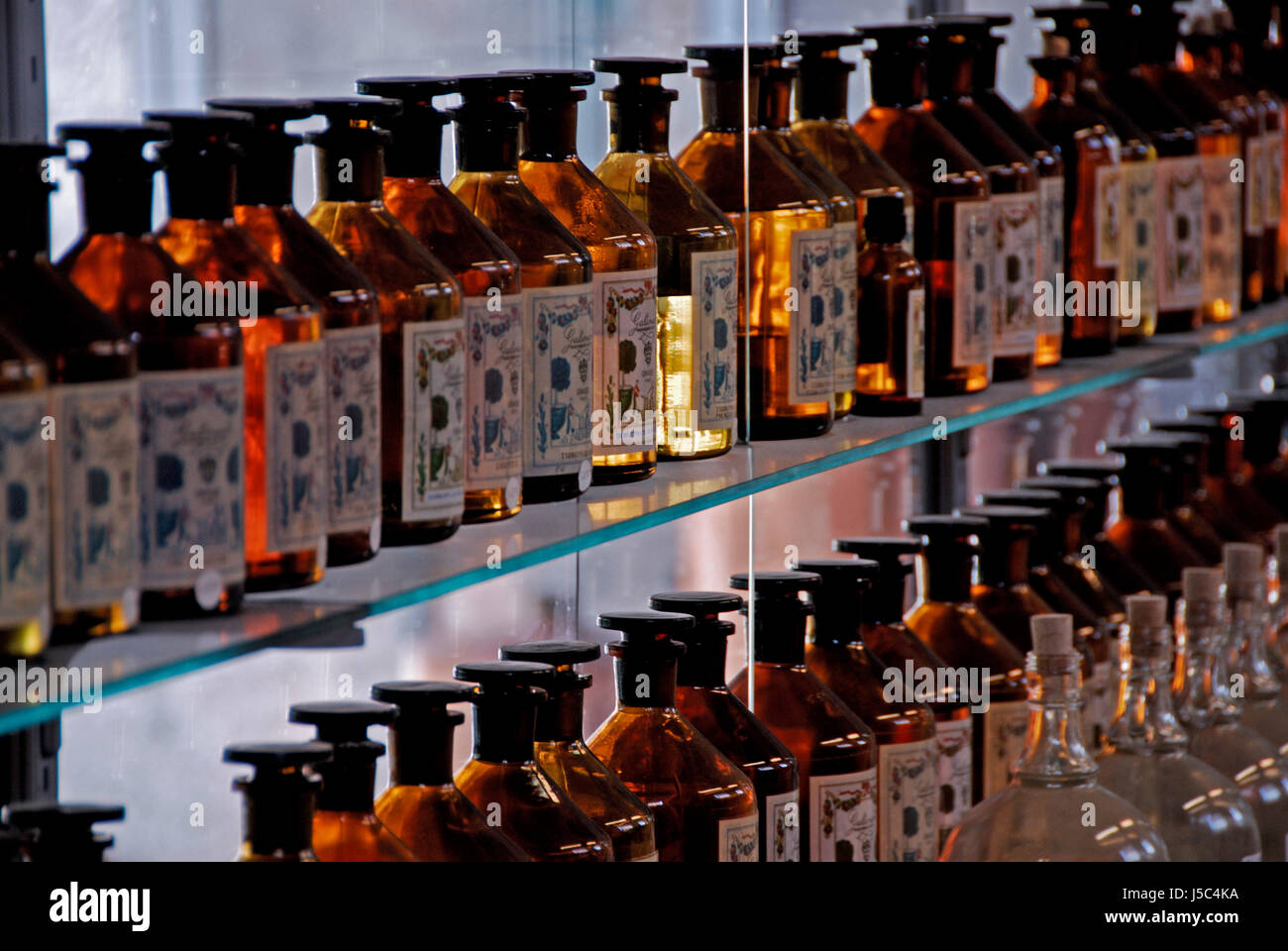 plant france production work factory perfume laboratory Southern France ...