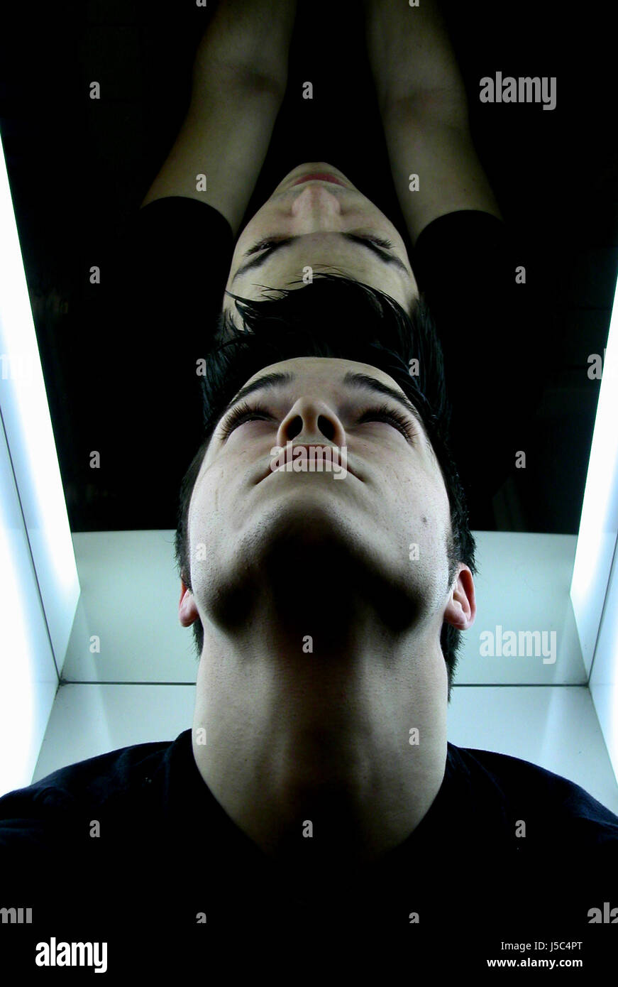 Mirror arrow hi-res stock photography and images - Alamy