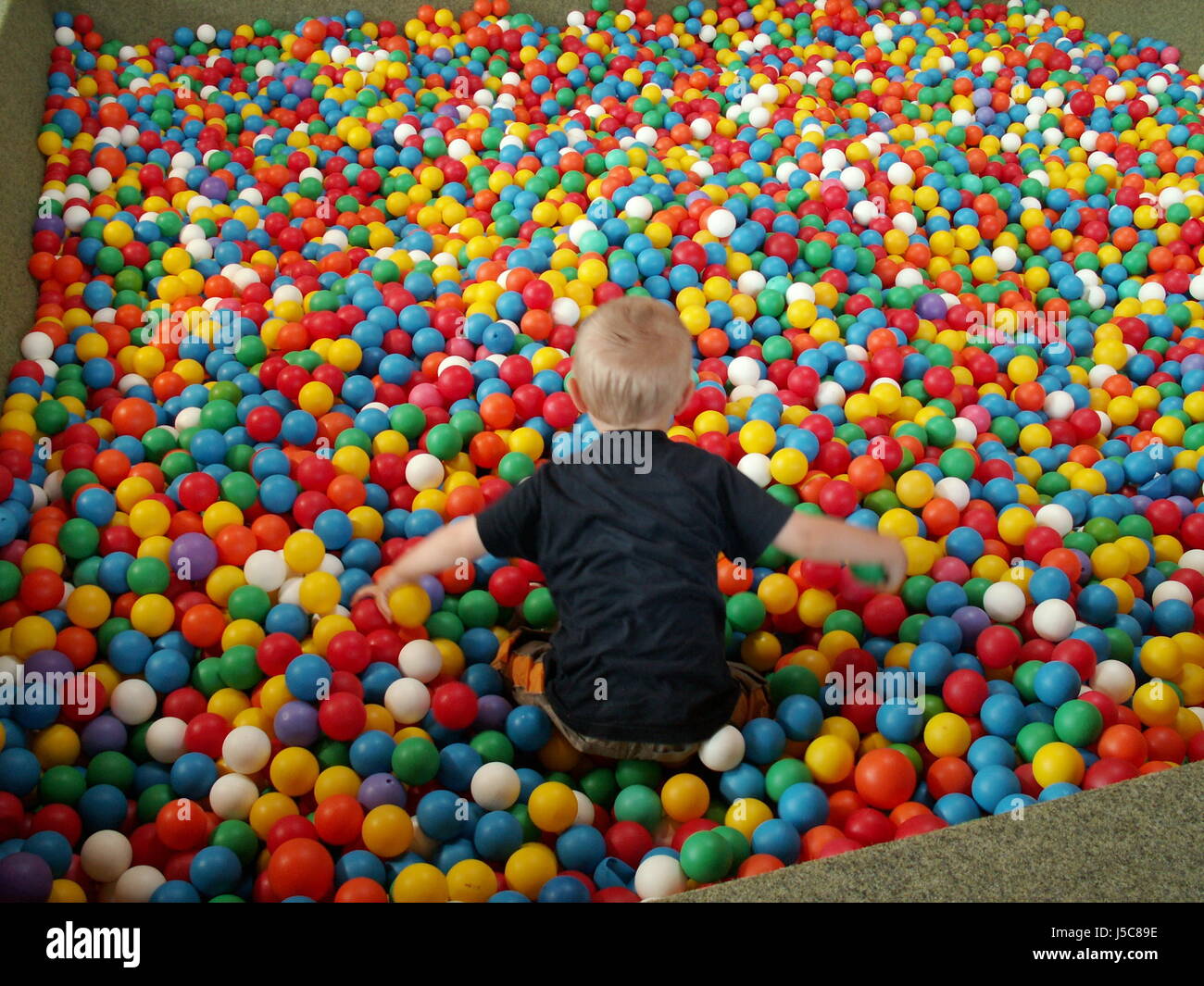 Dropping balls hi-res stock photography and images - Alamy