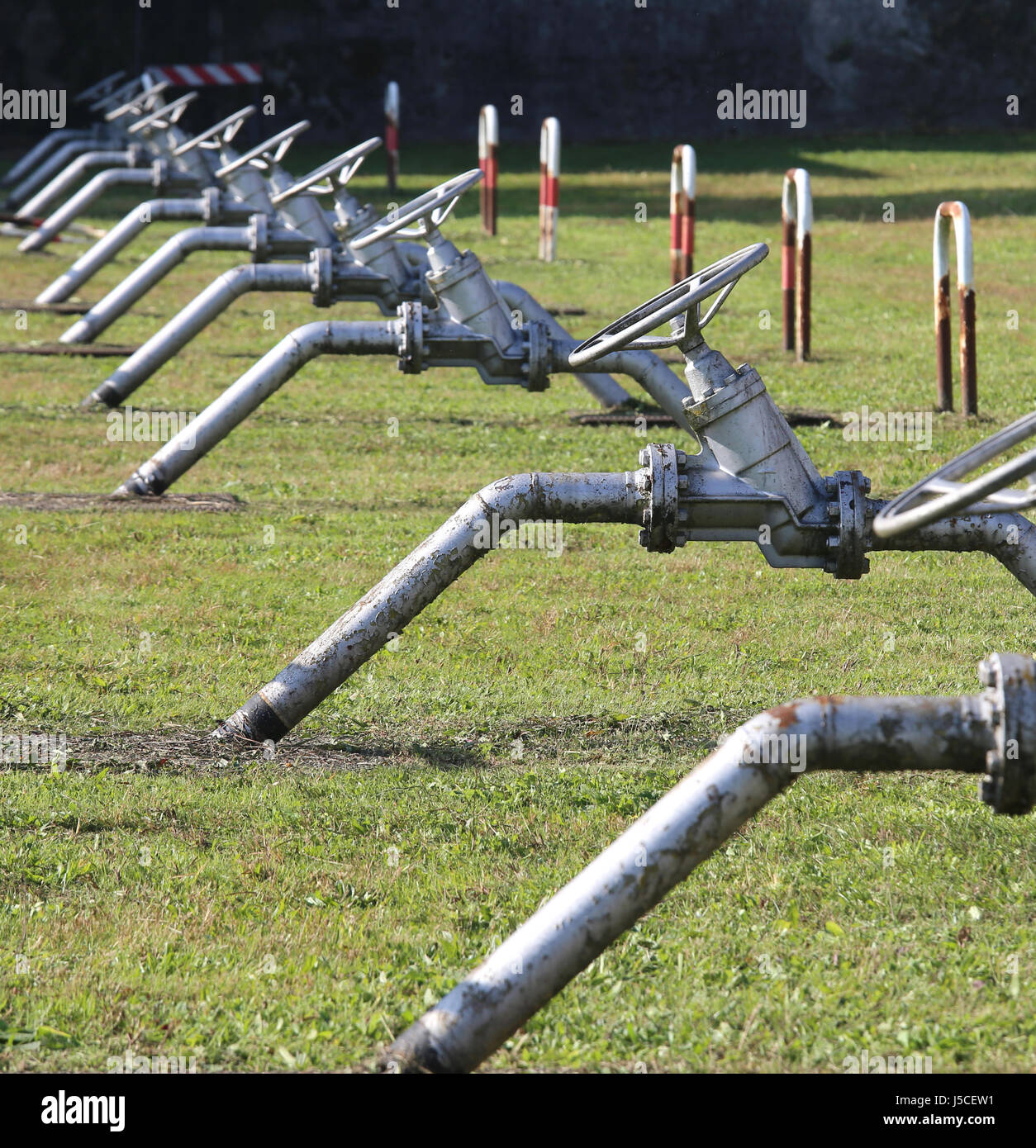 Piping shut off valves hi-res stock photography and images - Alamy