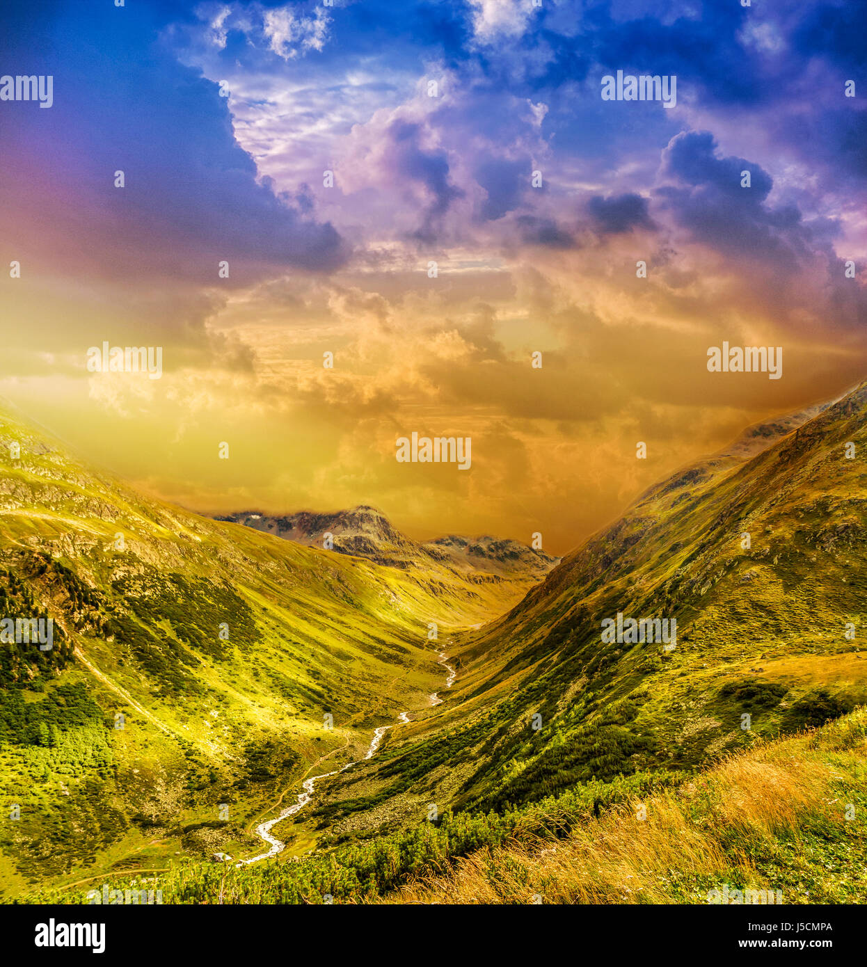 Wide valley floor hi-res stock photography and images - Alamy