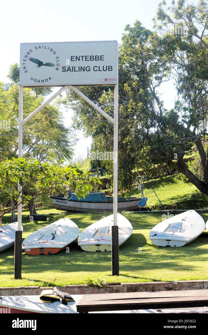 Sailors in action on Lake Victoria in Entebbe, Uganda Stock Photo - Alamy
