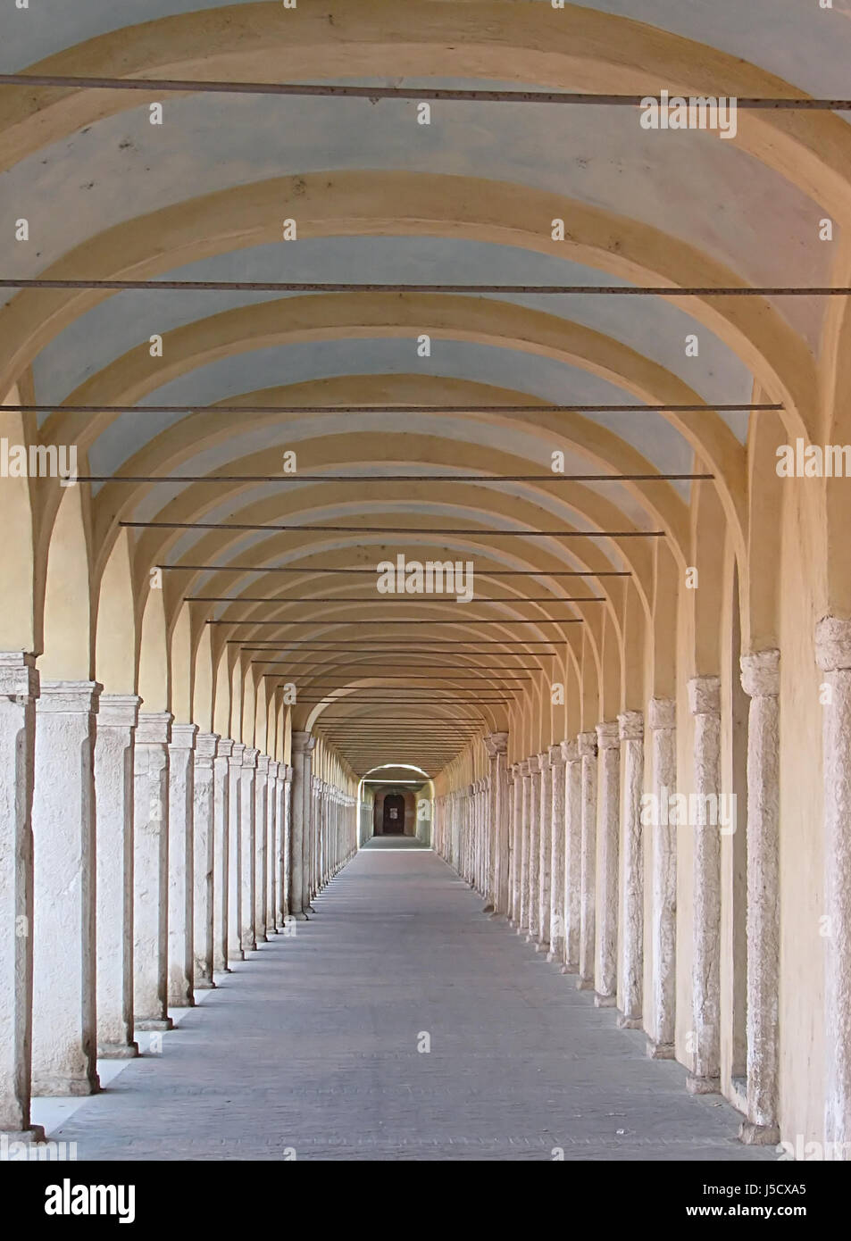 arc columns plaster depth depths perspective prospect arcade aspire ...