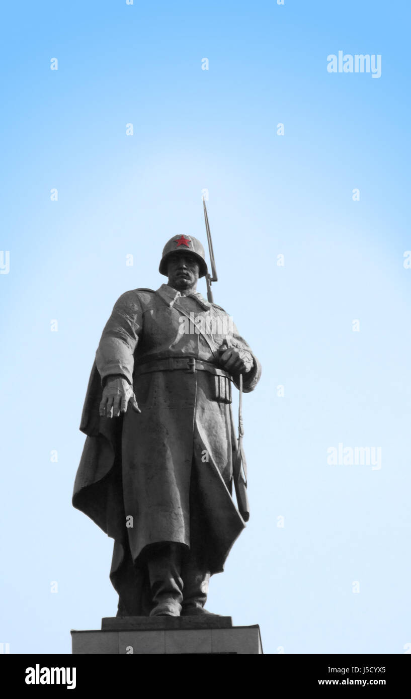 monument memorial fight fighting statue war soldier freedom liberty ...