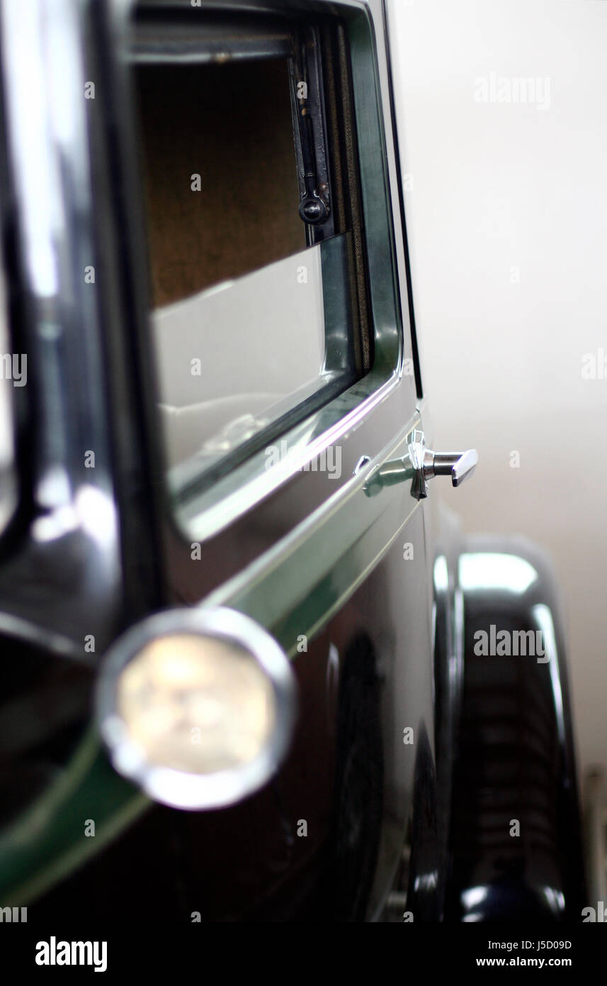 Car door open vintage car hi-res stock photography and images - Alamy