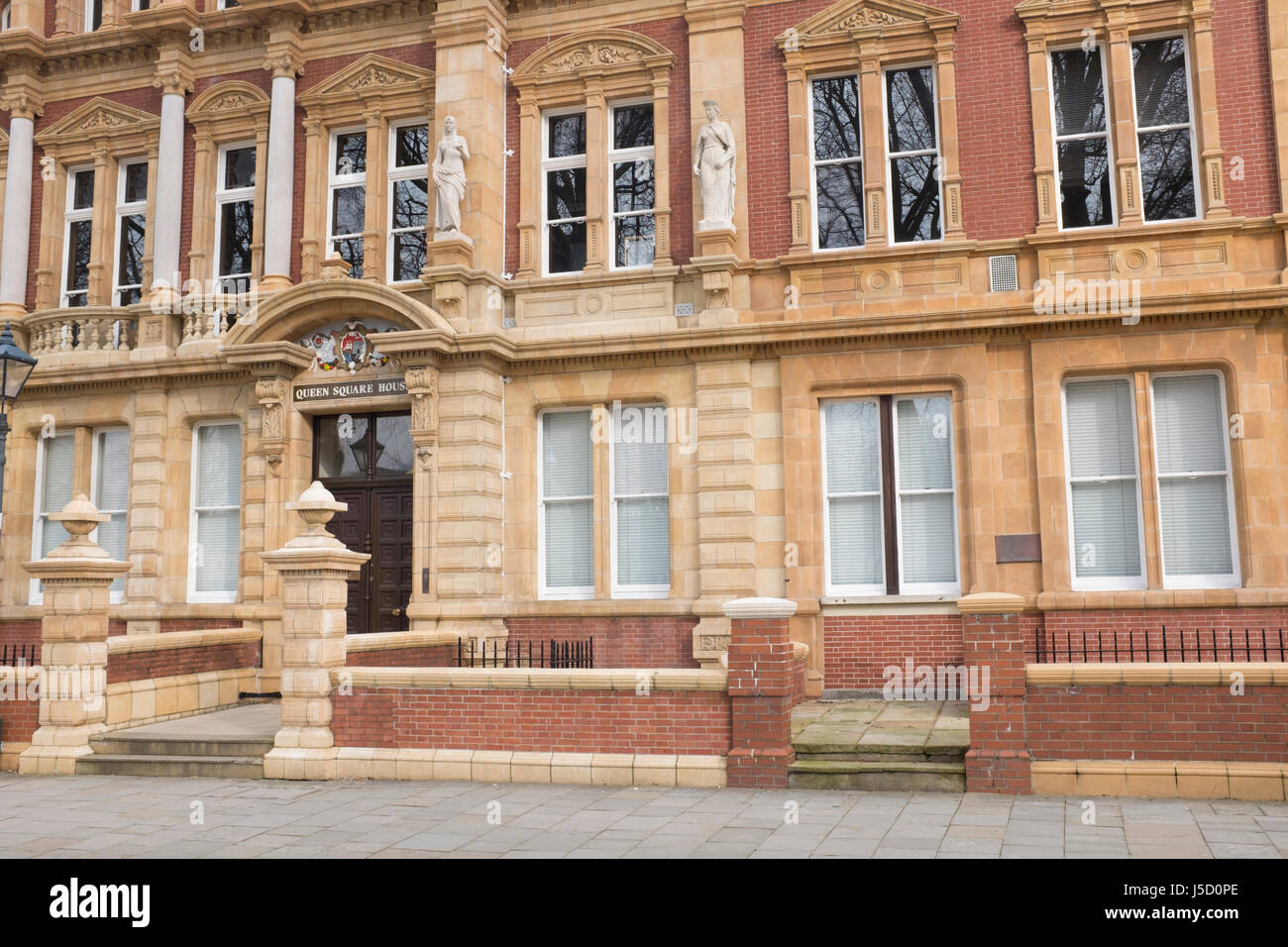 Classic architecture in Queens Square,Bristol Stock Photo - Alamy