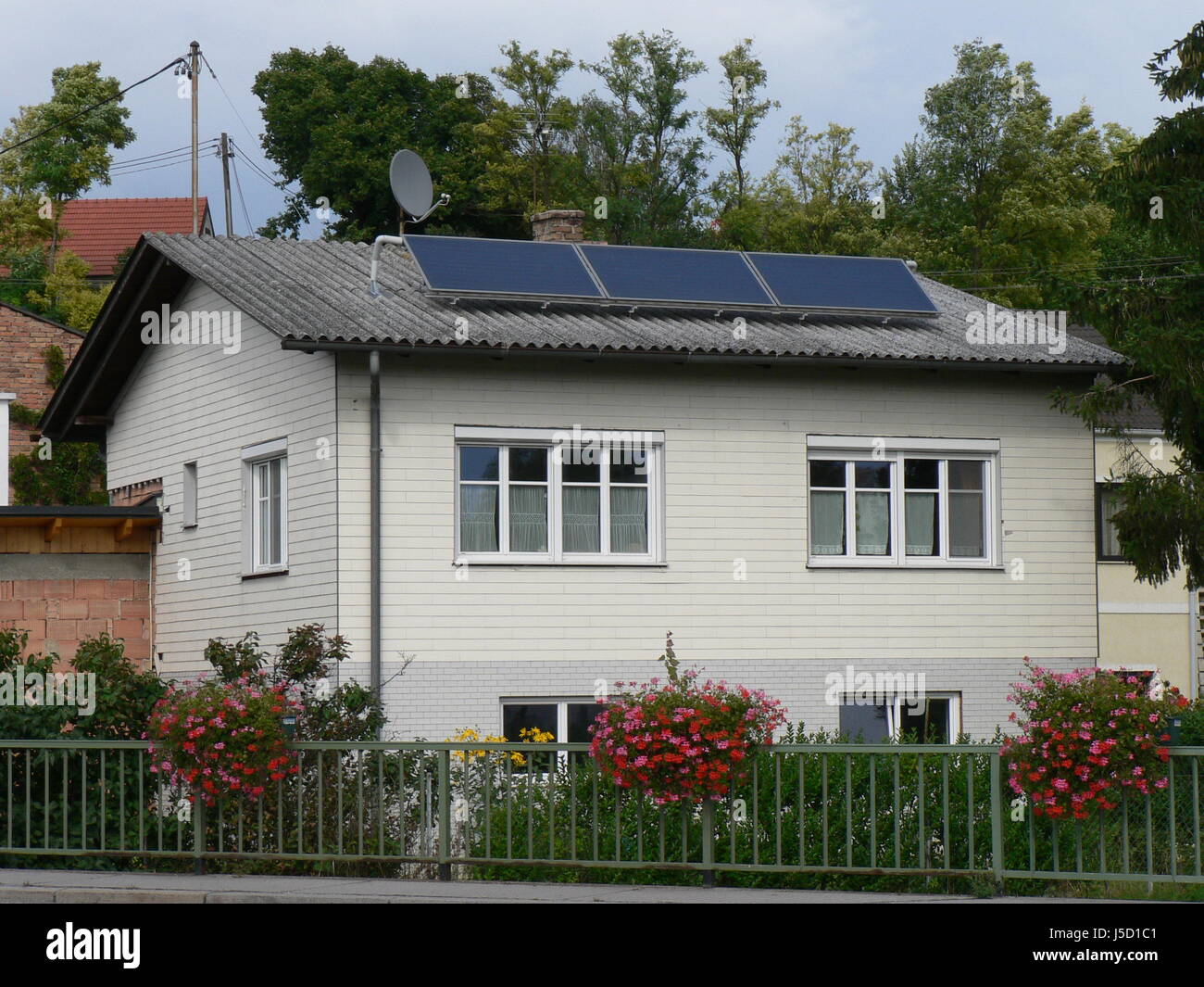 house building energy power electricity electric power solar detached ...