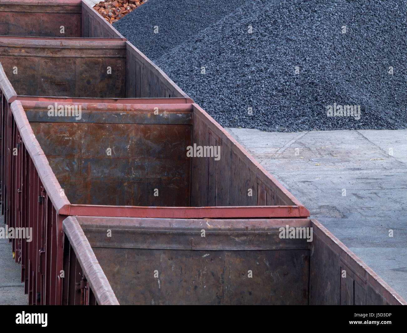 Empty wagons hi-res stock photography and images - Alamy