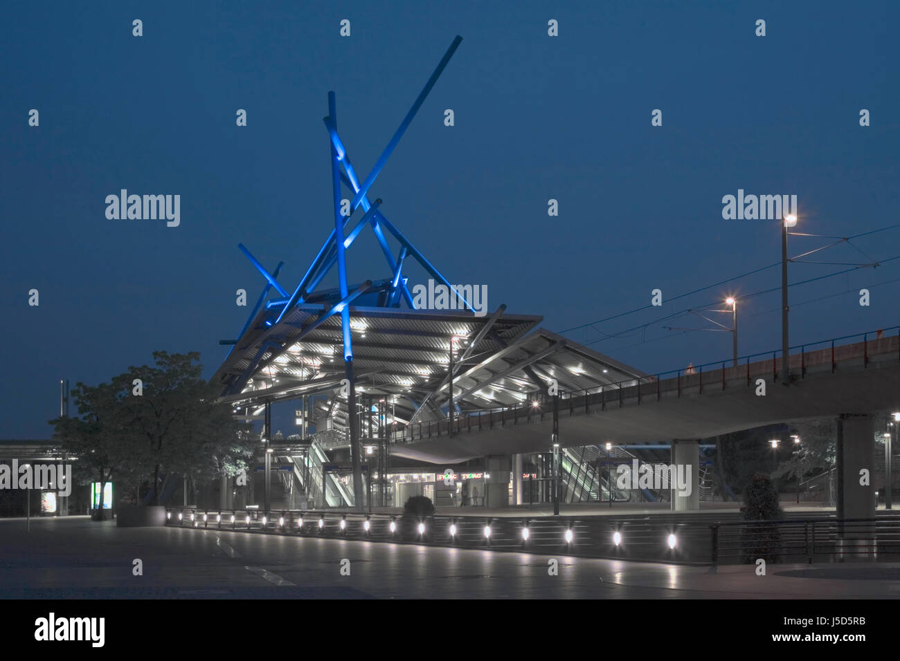 station style of construction architecture architectural style platform ...