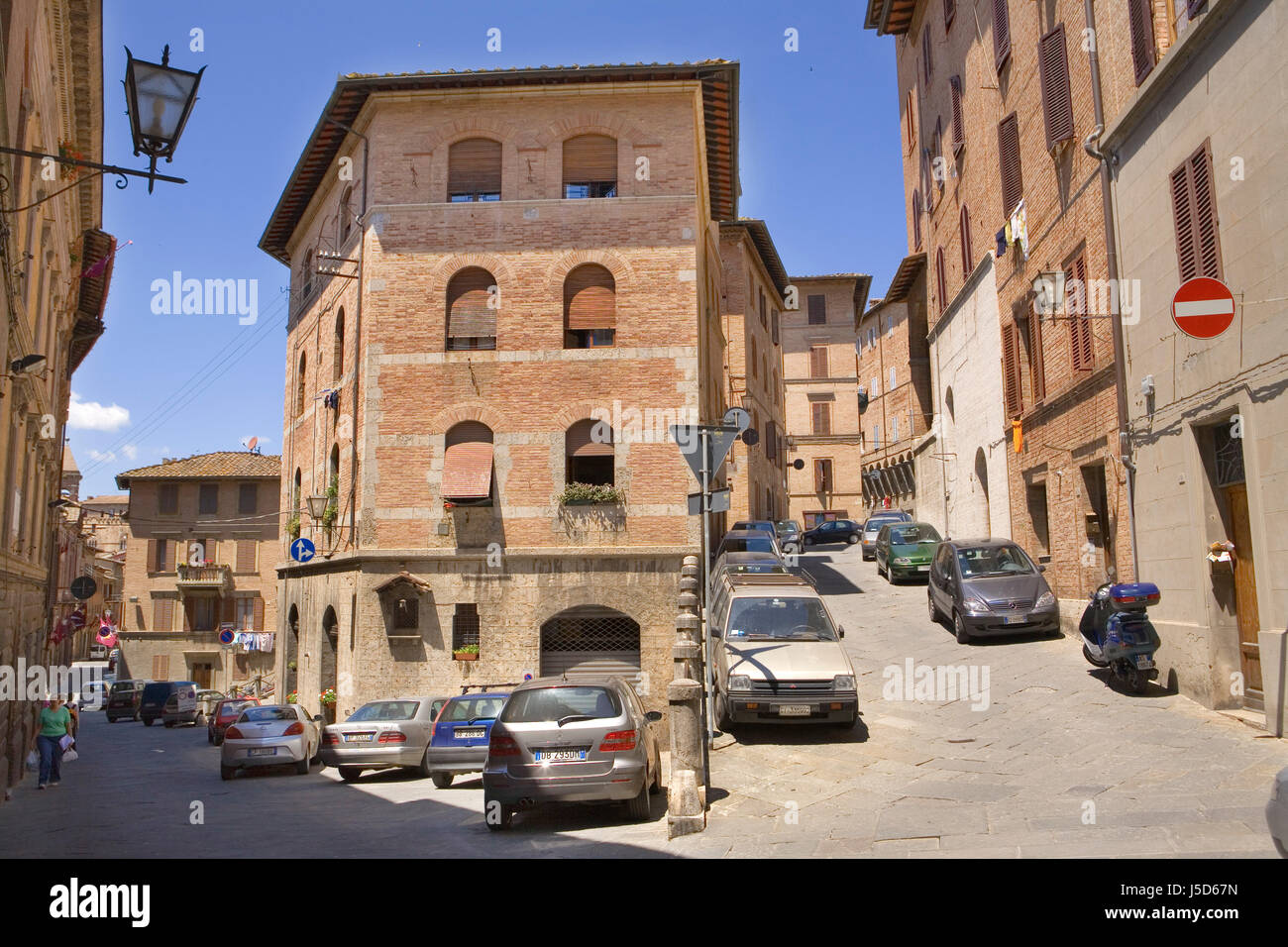 Old tenements hi-res stock photography and images - Alamy