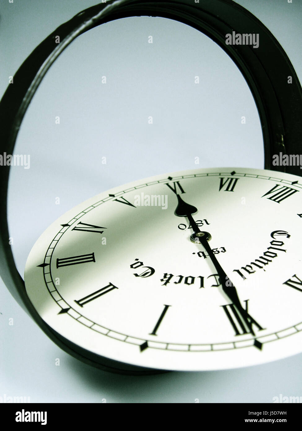 Clock ten to three hi-res stock photography and images - Alamy