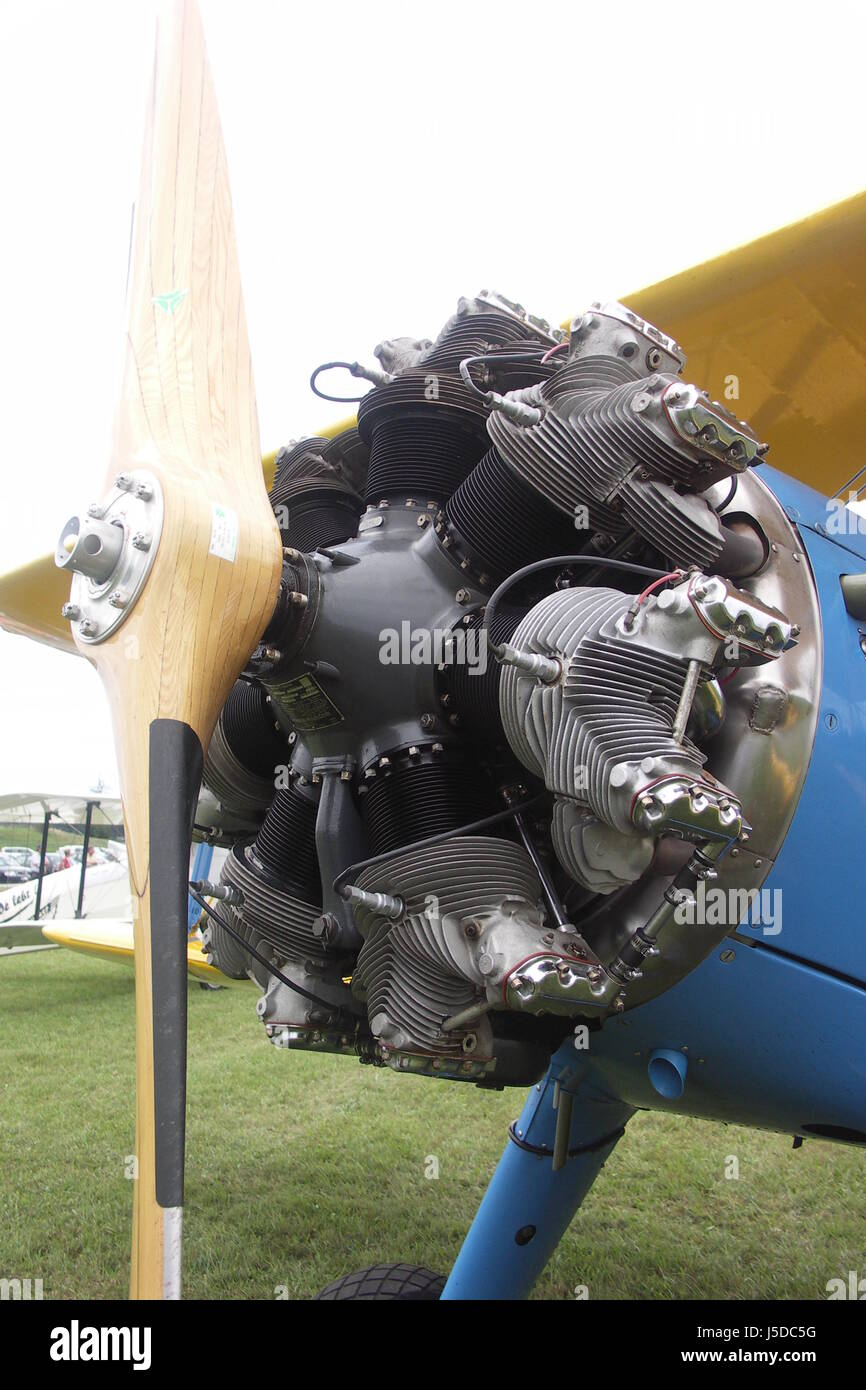 engine drive motor wing old-timer radial engine airing aerobatics slot ...