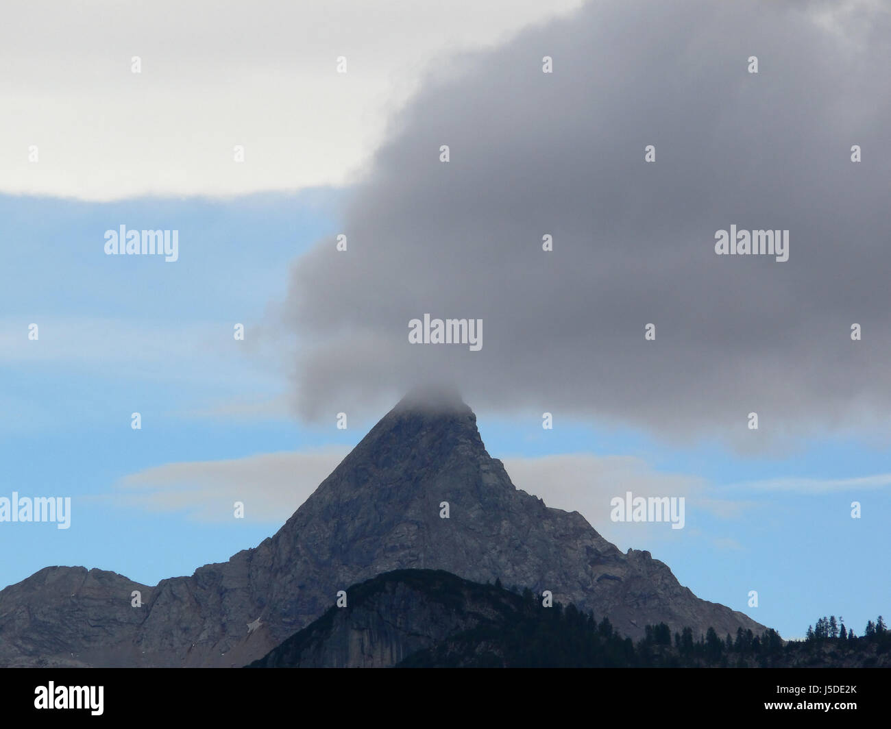 Gipfelwolken hi-res stock photography and images - Alamy