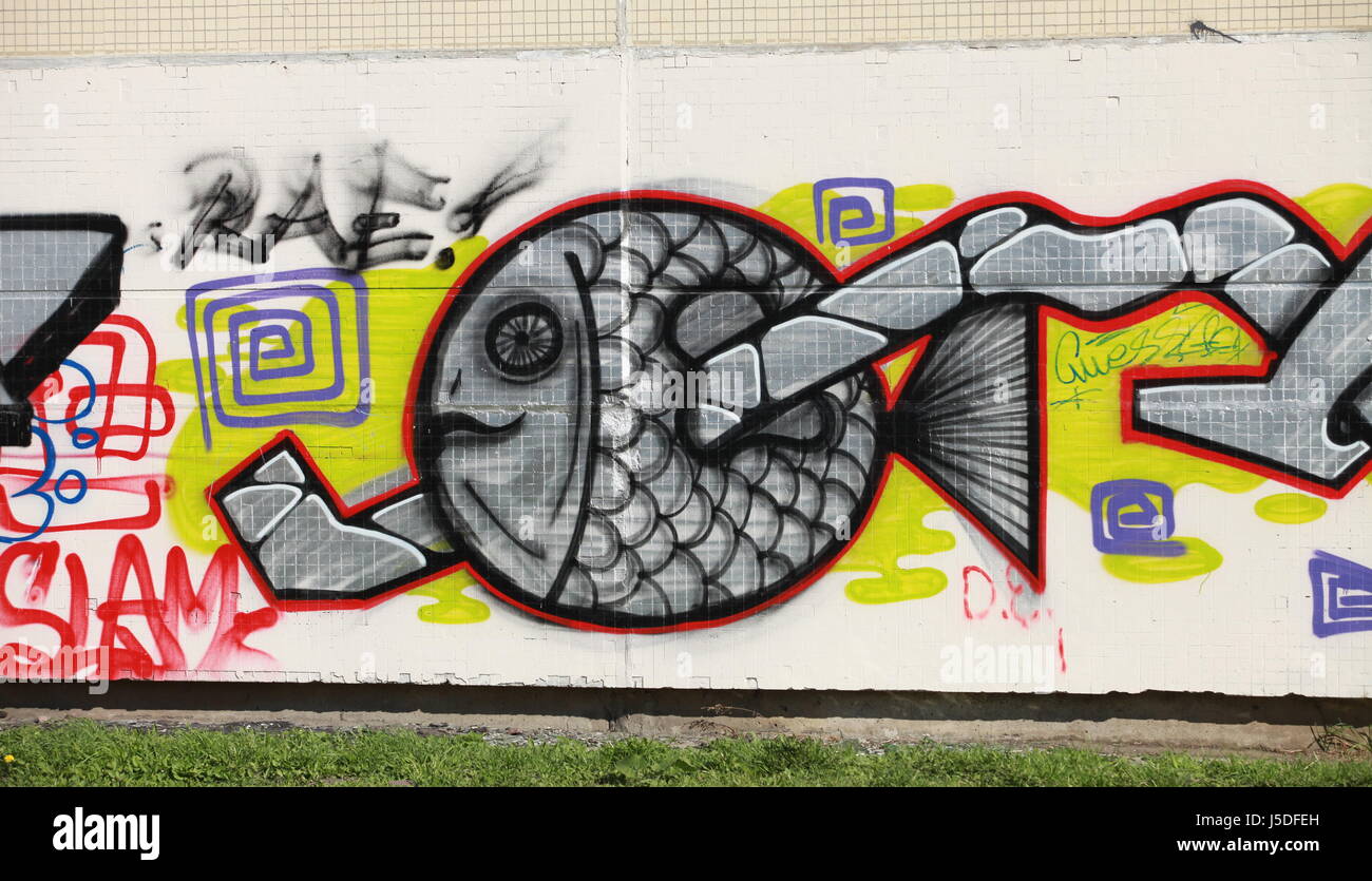 Graffiti fish hi-res stock photography and images - Alamy