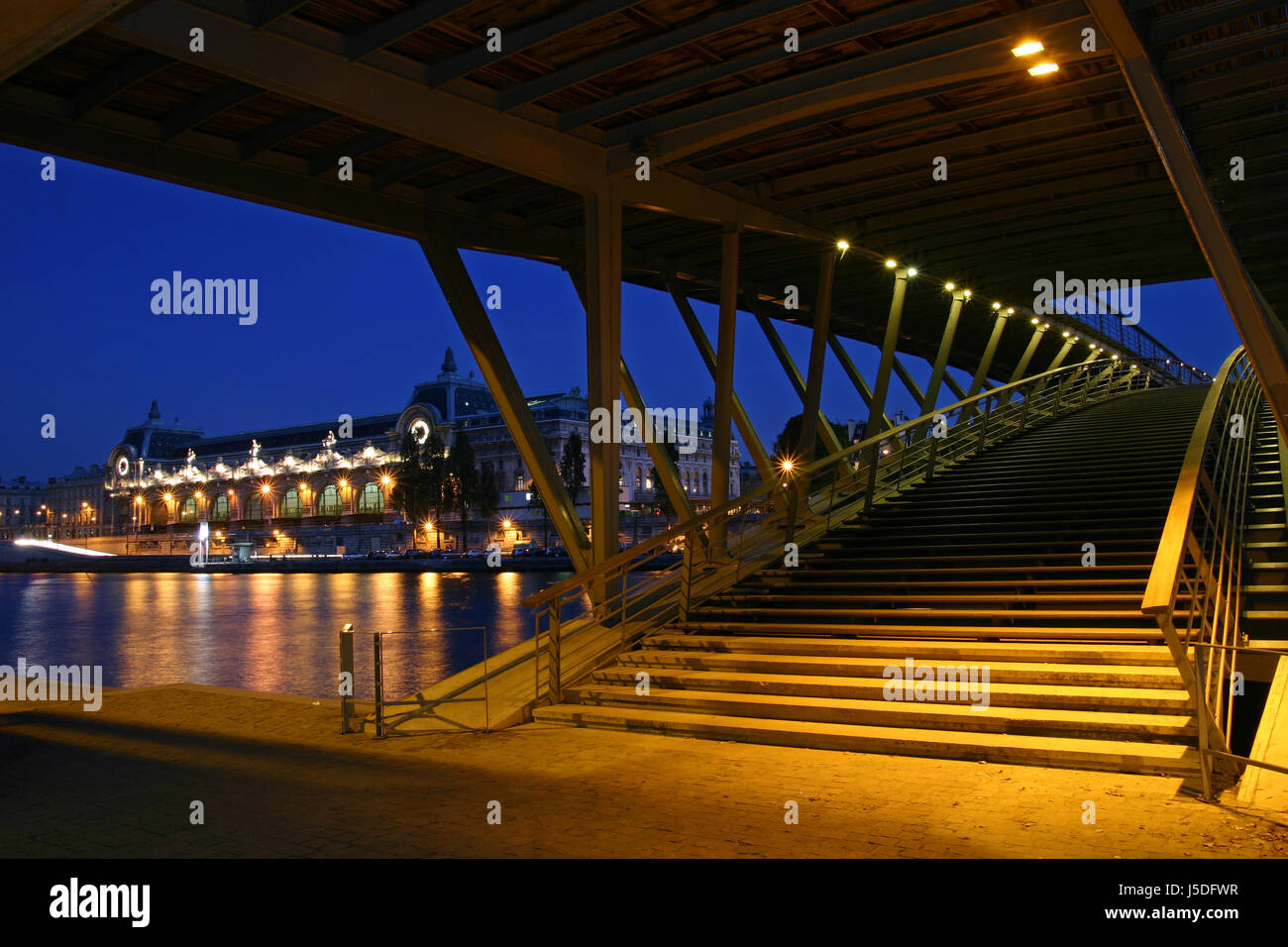 station city town holiday vacation holidays vacations night nighttime ...
