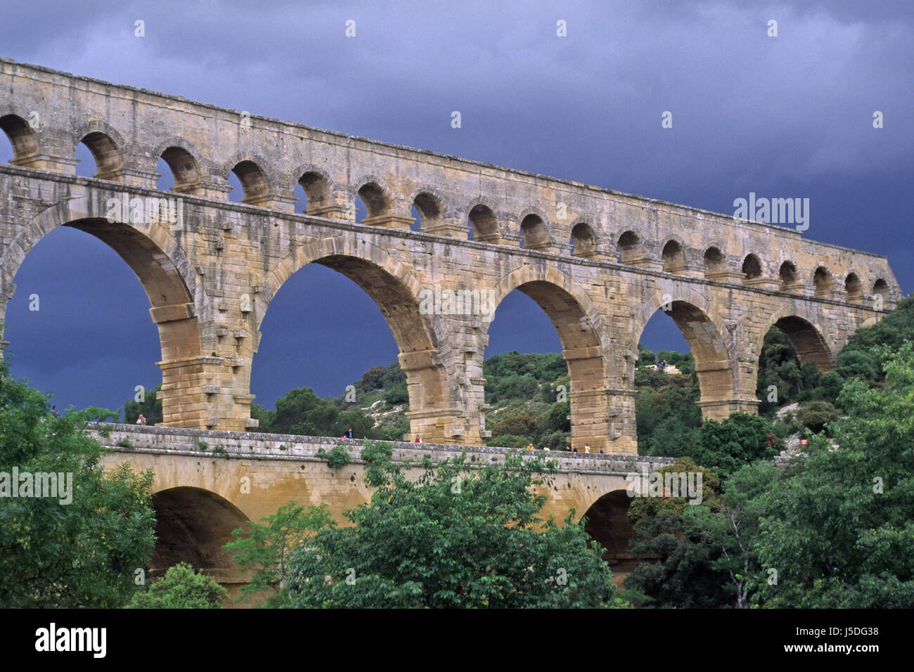 bridge processor bridge sightseeing france Southern France Provence ...