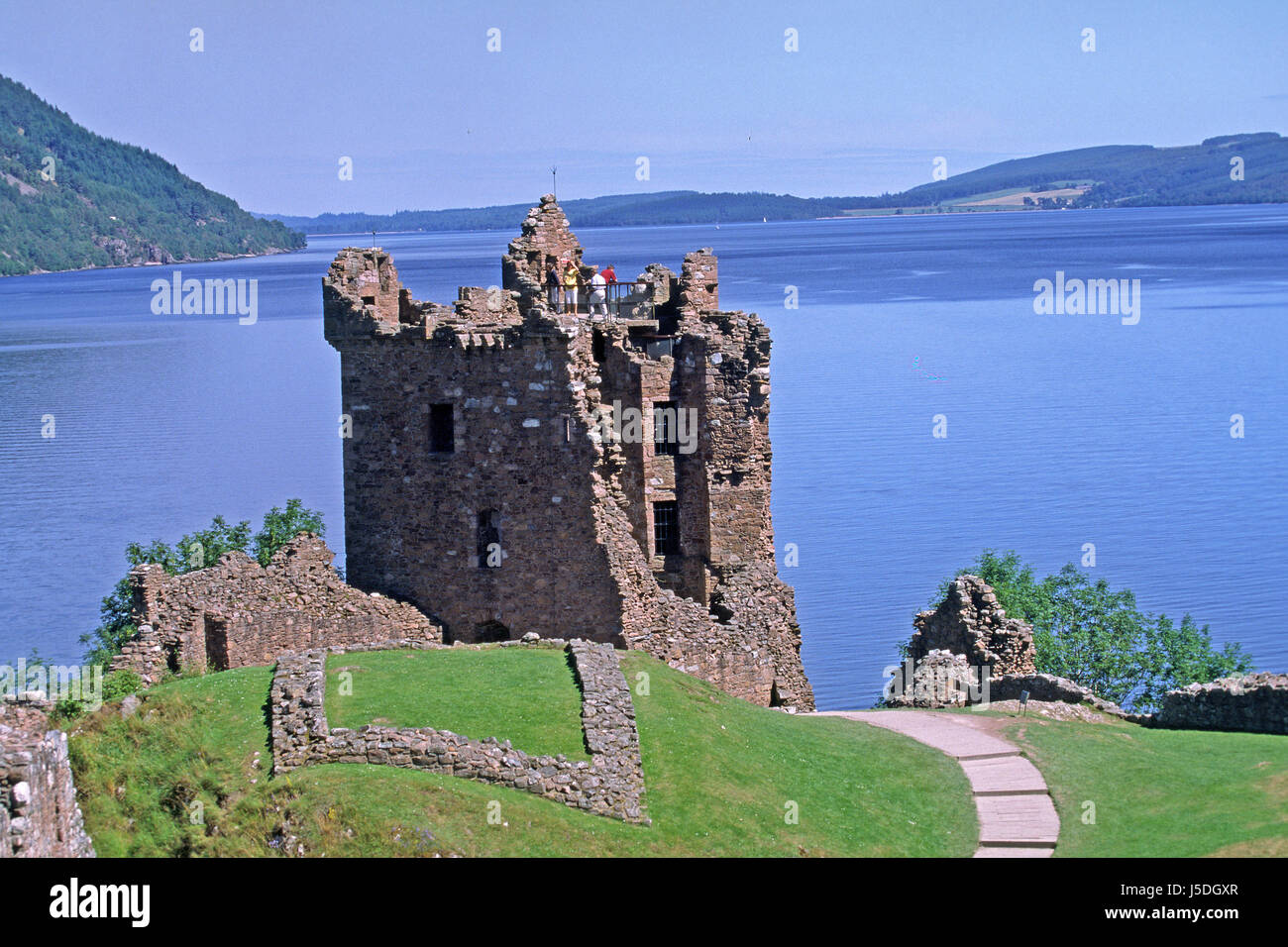house building scotland chateau castle buildings loch ness urquhart ...