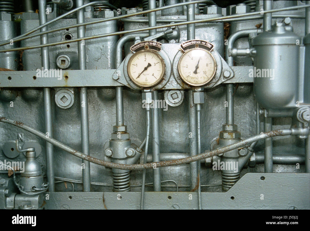 engine drive motor museum rust filter cable current conduction grey ...