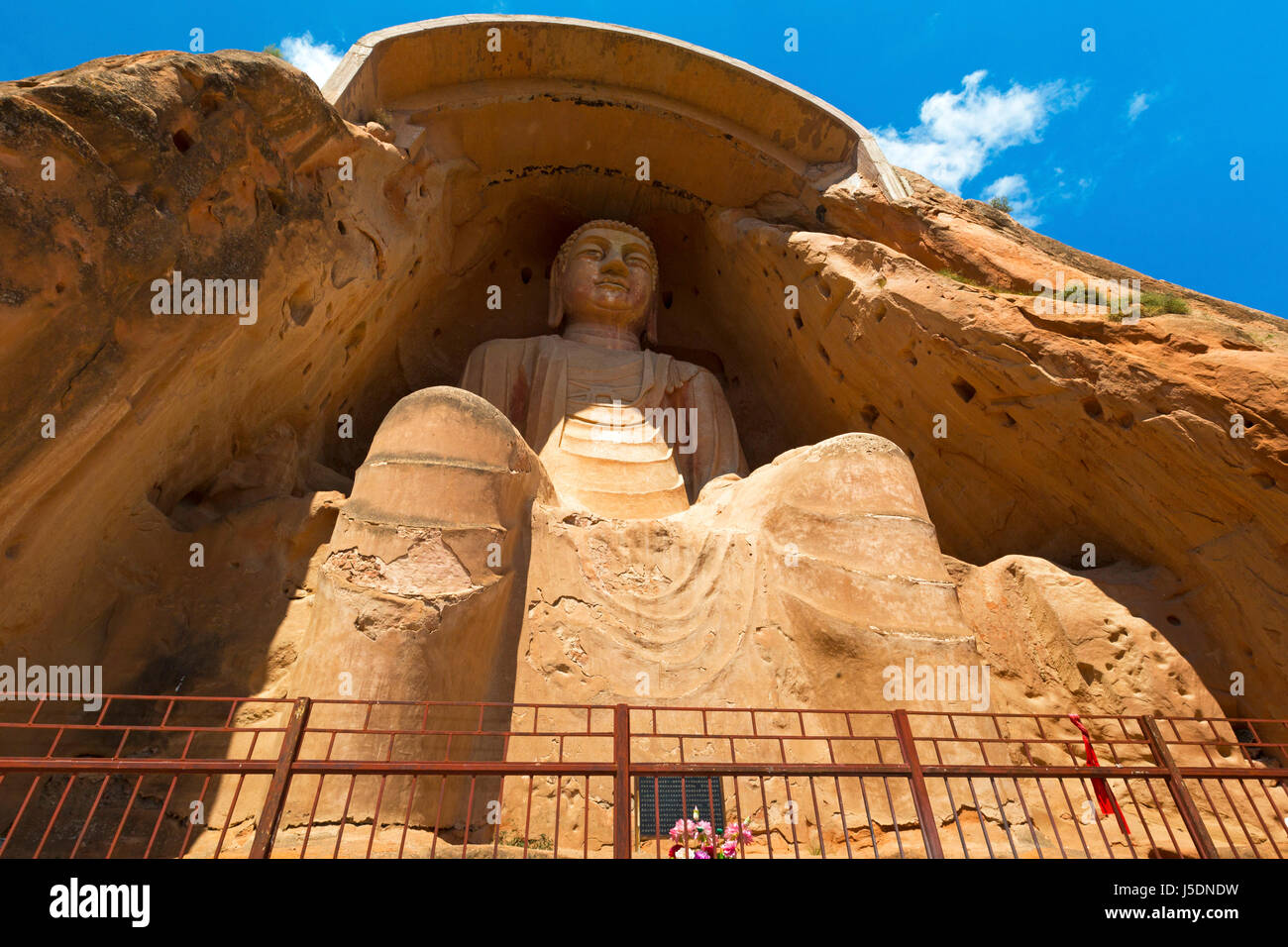 Mount sumeru grottoes guyuan ningxia hi-res stock photography and ...
