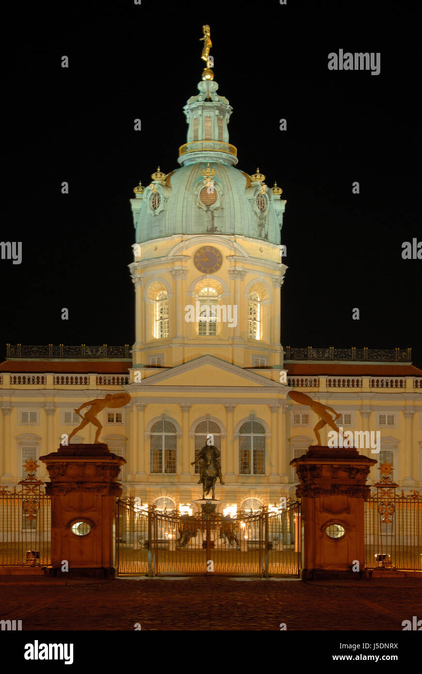 tower night nighttime baroque goal passage gate archgway gantry berlin ...