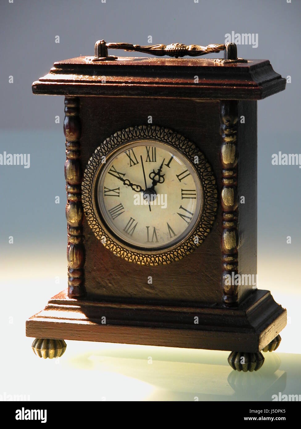 Zimmeruhr hi-res stock photography and images - Alamy