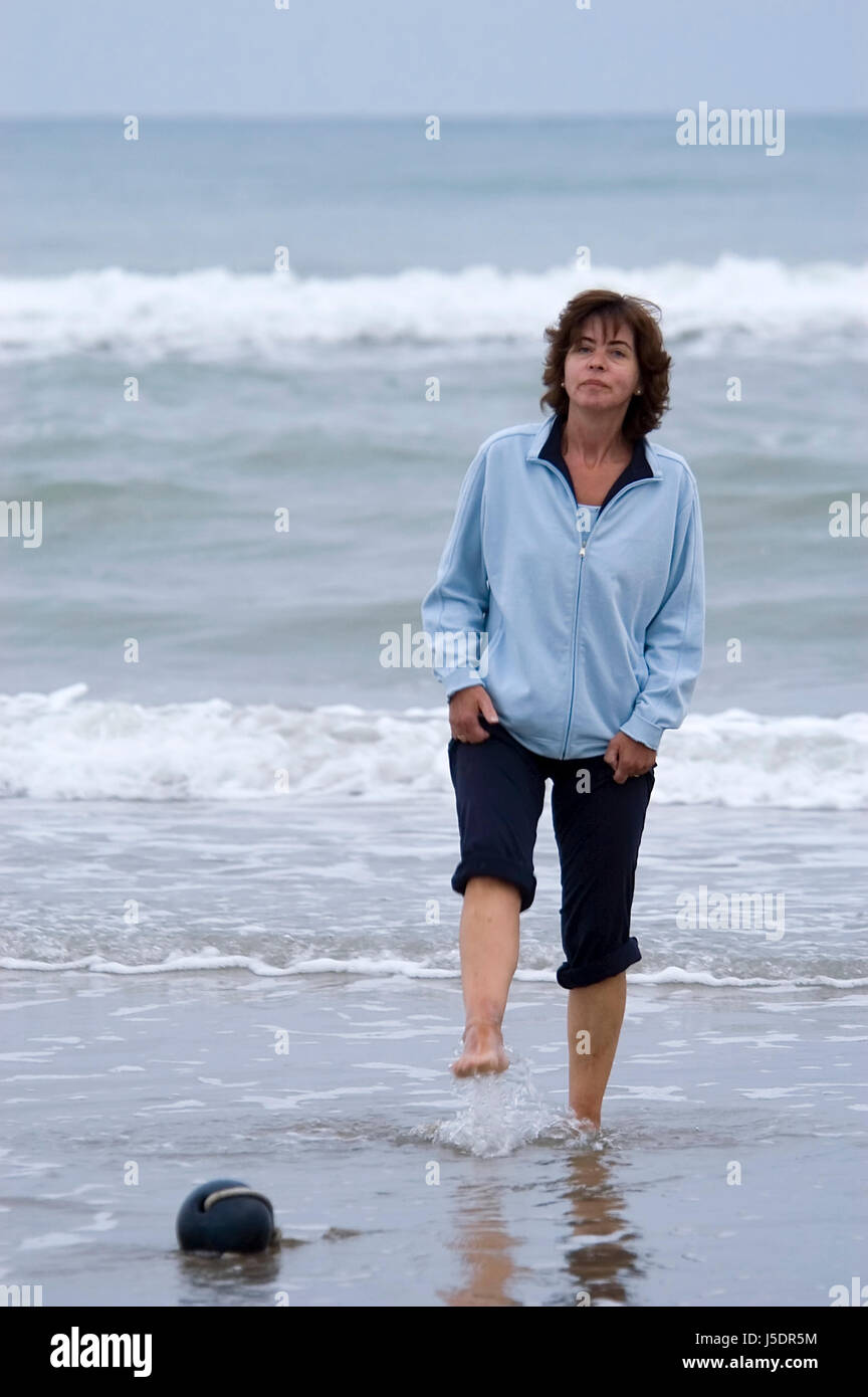treading water 01 Stock Photo - Alamy