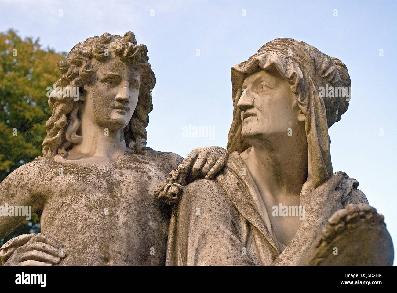 detail park statue sculpture look glancing see view looking peeking ...