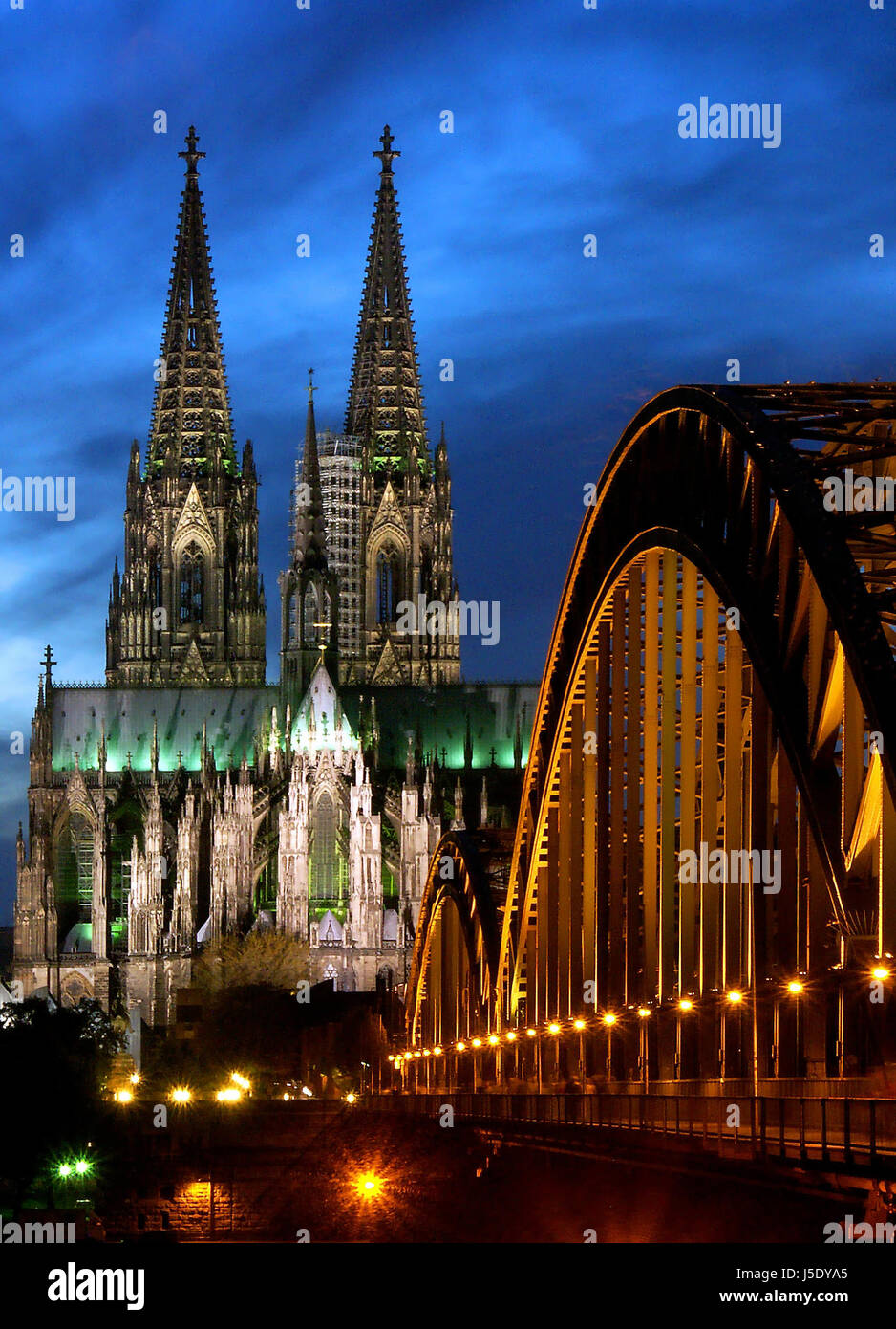 cologne at night Stock Photo - Alamy