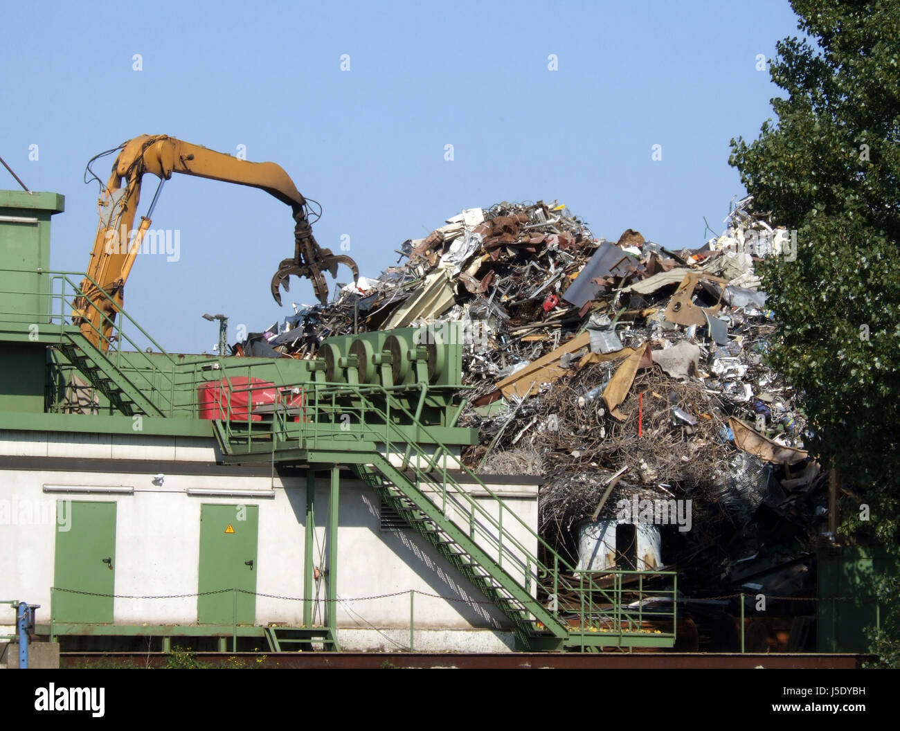 Schrottbagger hi-res stock photography and images - Alamy