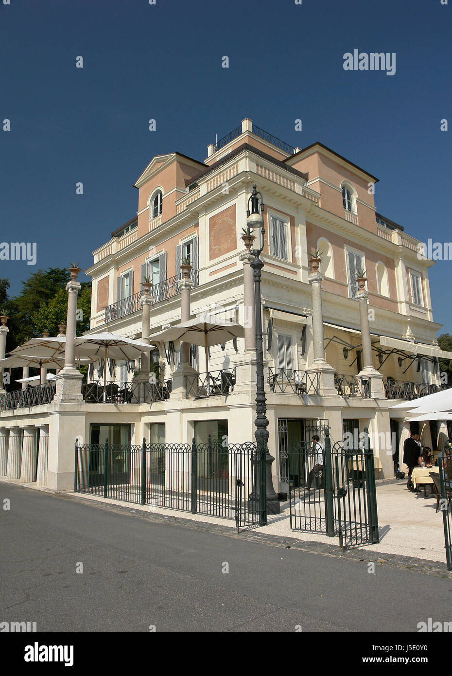 Mediterrane villa hi-res stock photography and images - Alamy