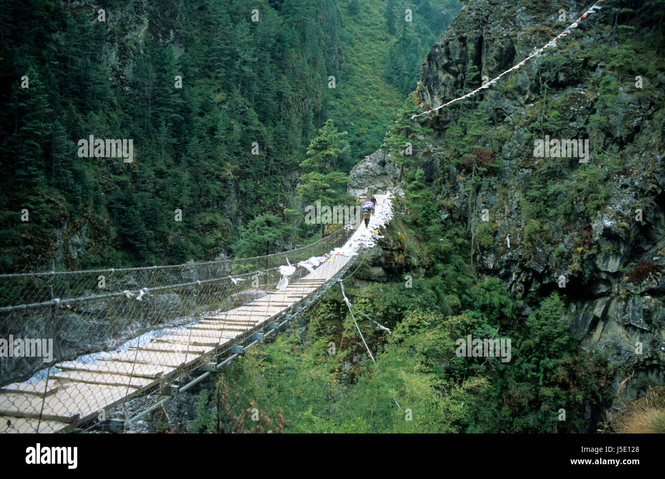 Hillary suspension bridge hi-res stock photography and images - Alamy