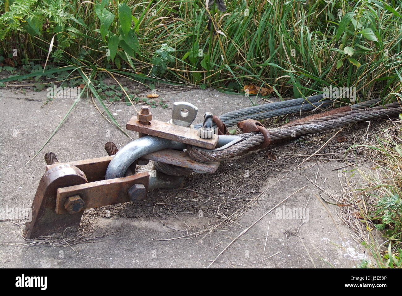 Steel cable anchoring hi-res stock photography and images - Alamy