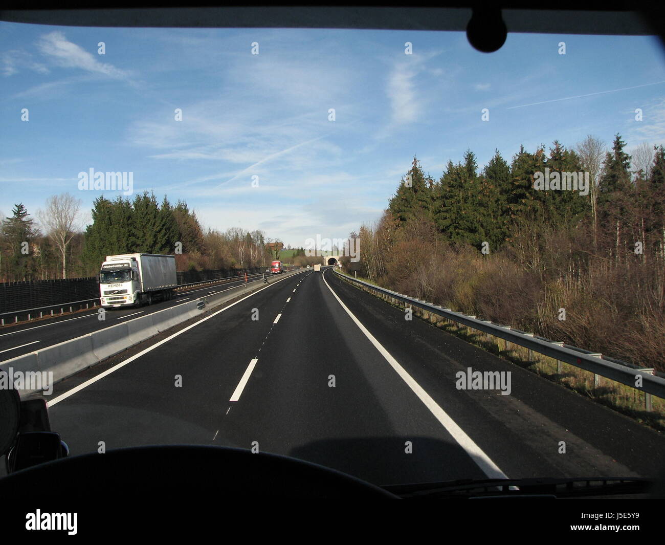 Oncoming vehicle motorway hi-res stock photography and images - Alamy