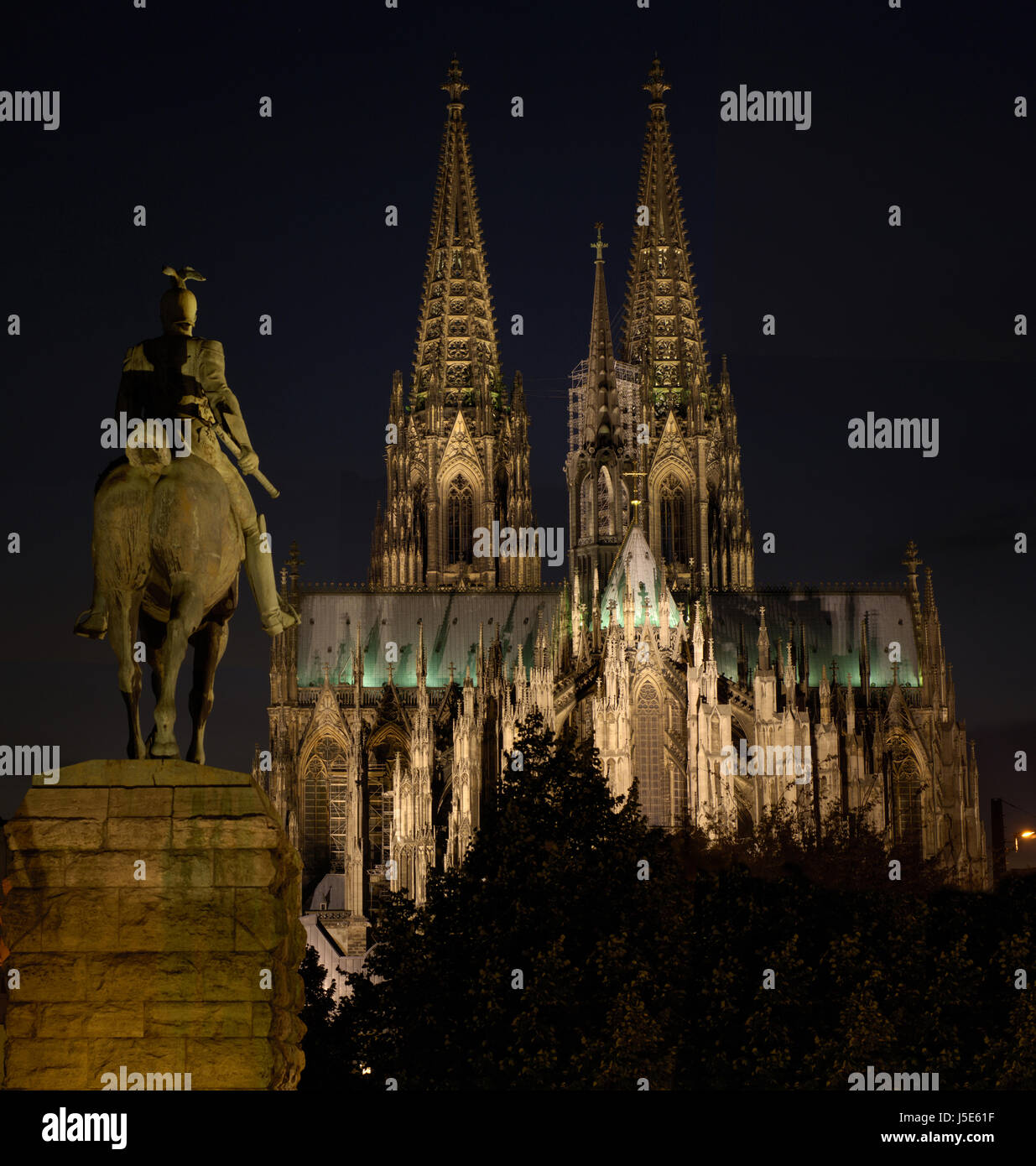 emperor meets cologne cathedral Stock Photo - Alamy
