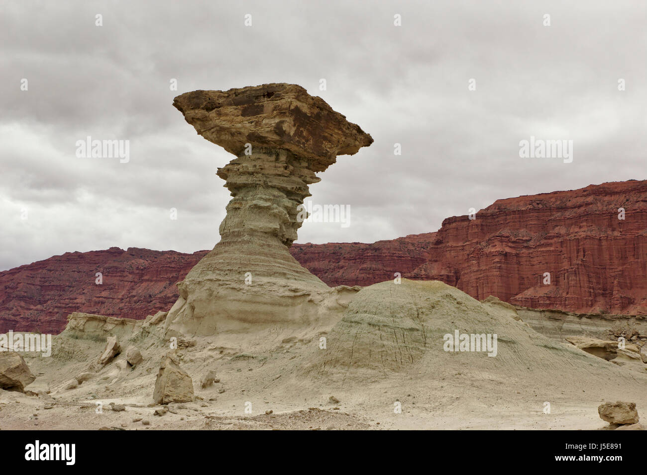 El Hongo, mushroom shaped rock formation, Ischigualasto („Valle de la ...
