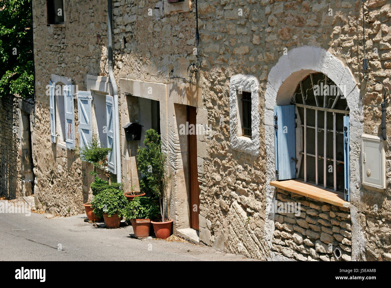 france Southern France stonewall stone house Provence building ...