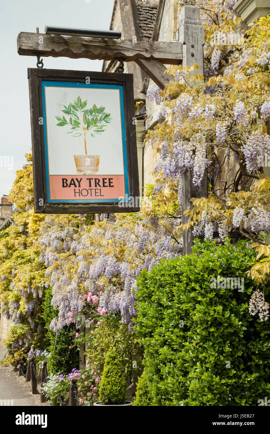 Bay Tree hotel in Burford, Oxfordshire, England. The Cotswolds Stock ...