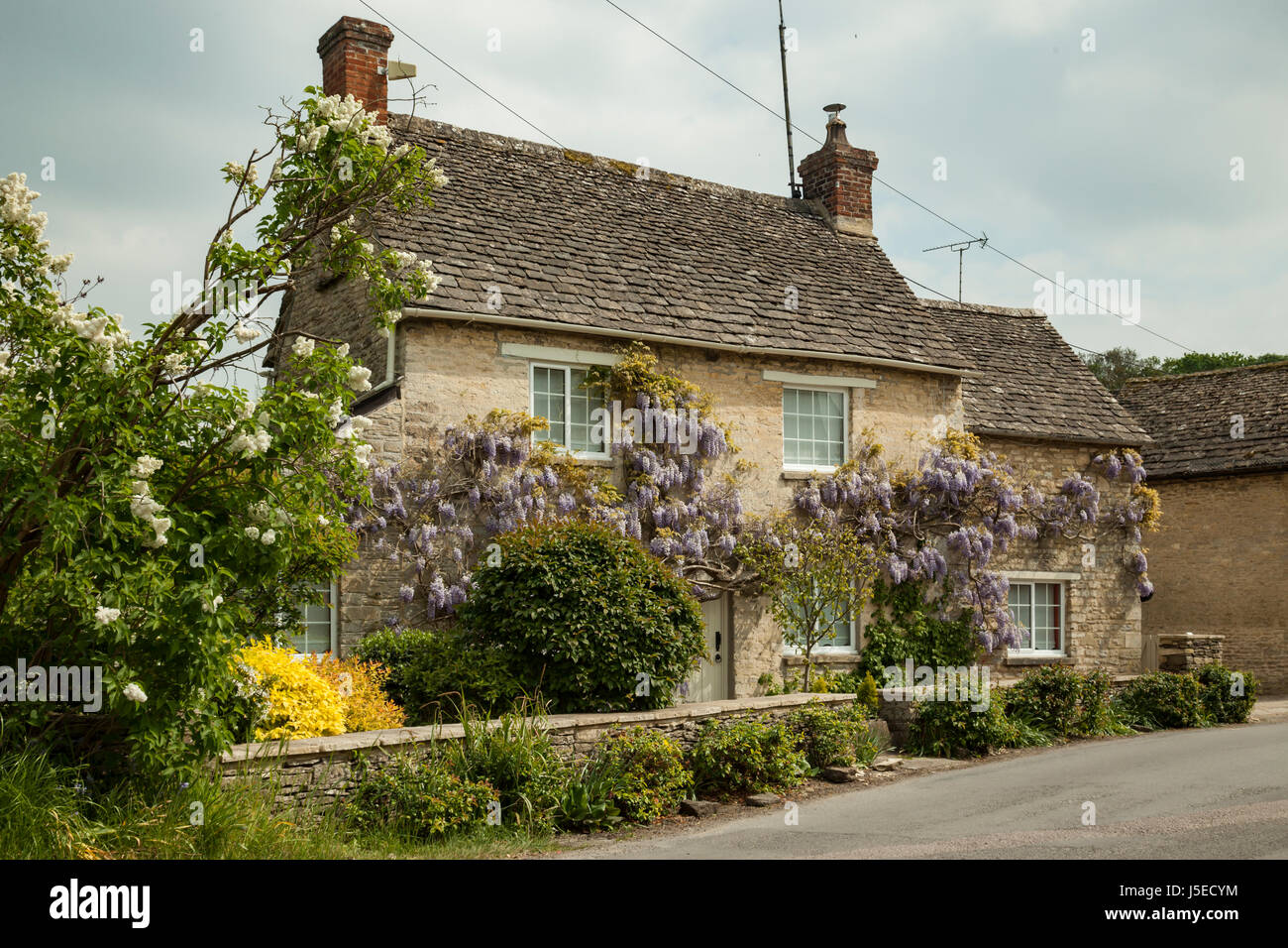 Shilton oxfordshire hi-res stock photography and images - Alamy