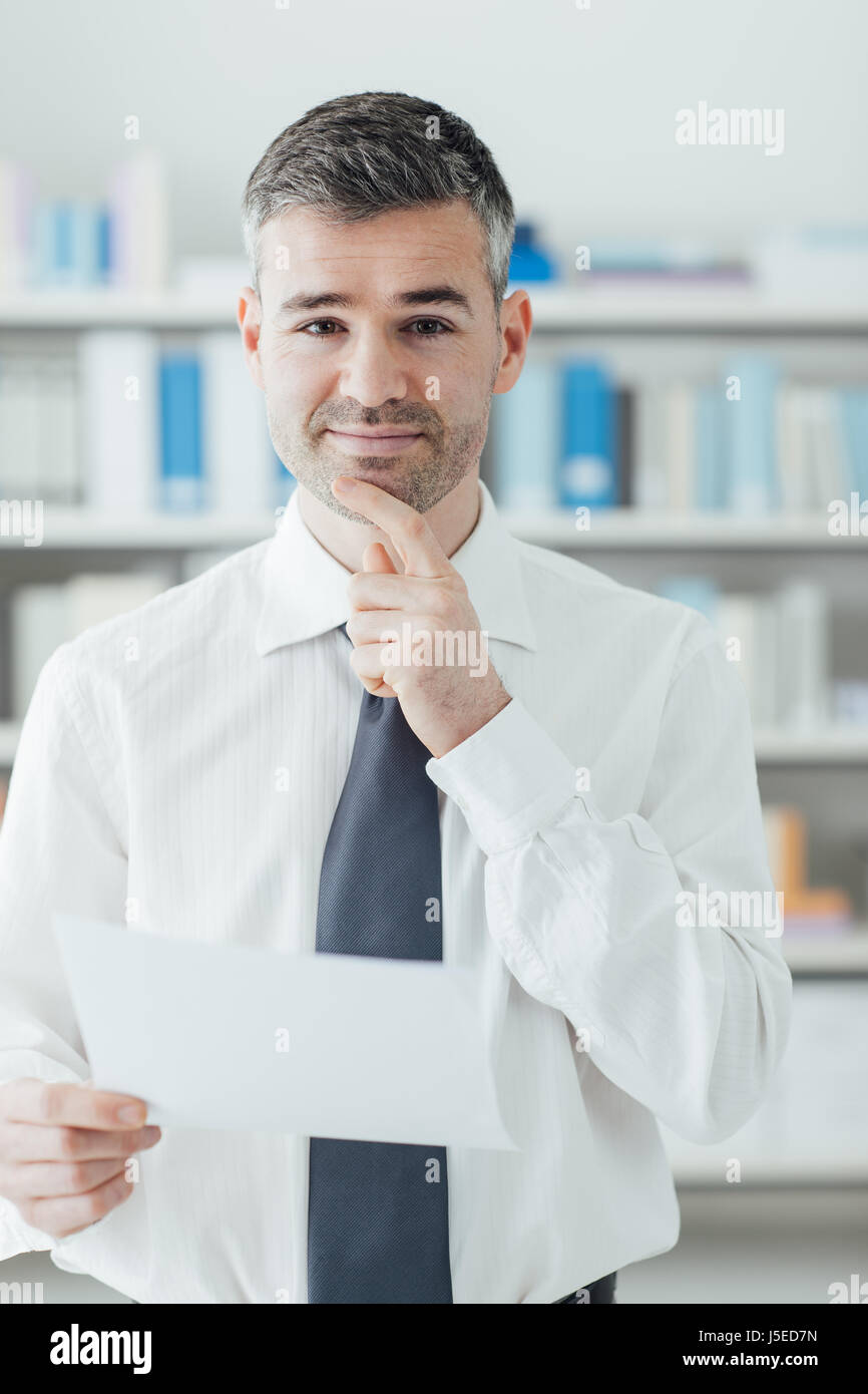 Contract of insurance hi-res stock photography and images - Alamy