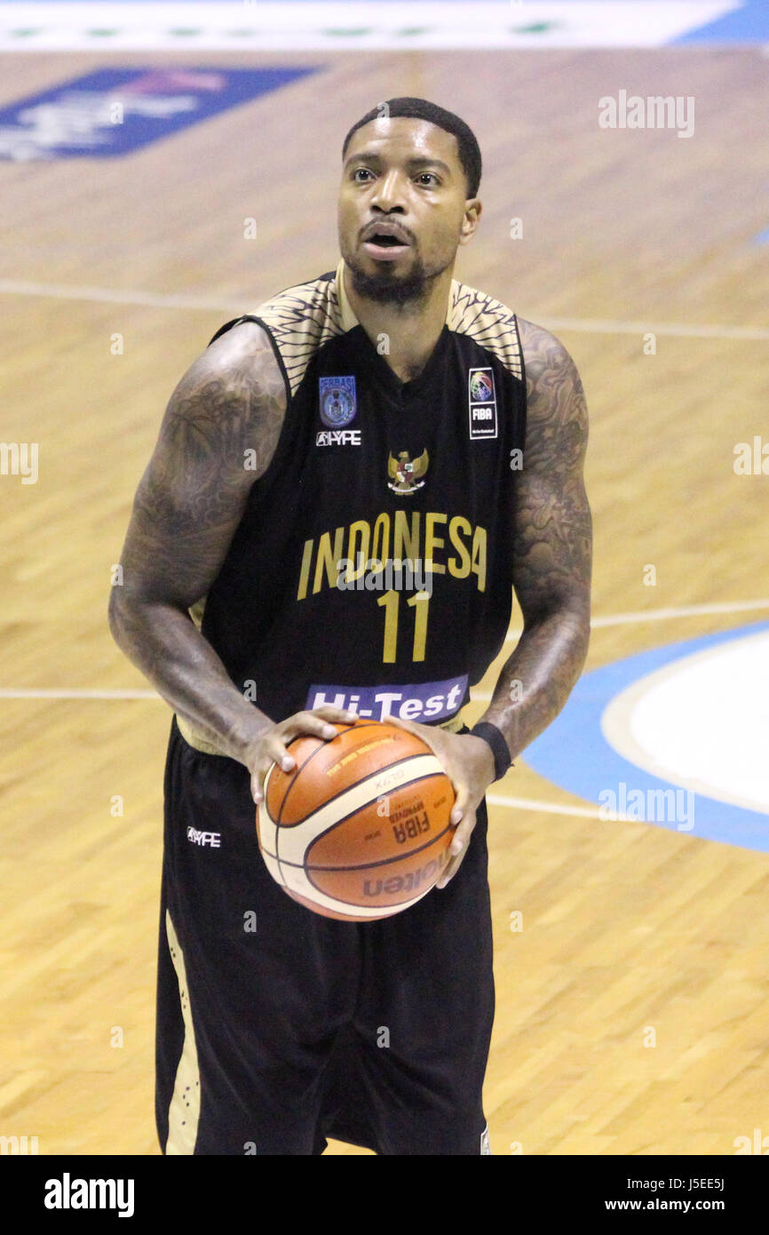 Quezon City, Philippines. 17th May, 2017. Jamarr Johnson (11) of Indonesia makes his SEABA debut ...