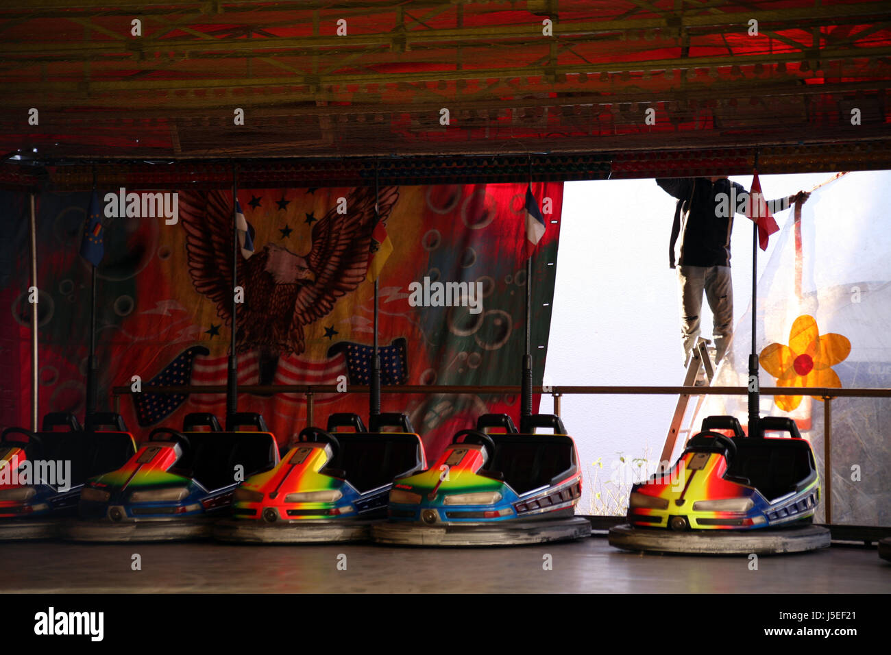 Karussellaufbau hi-res stock photography and images - Alamy