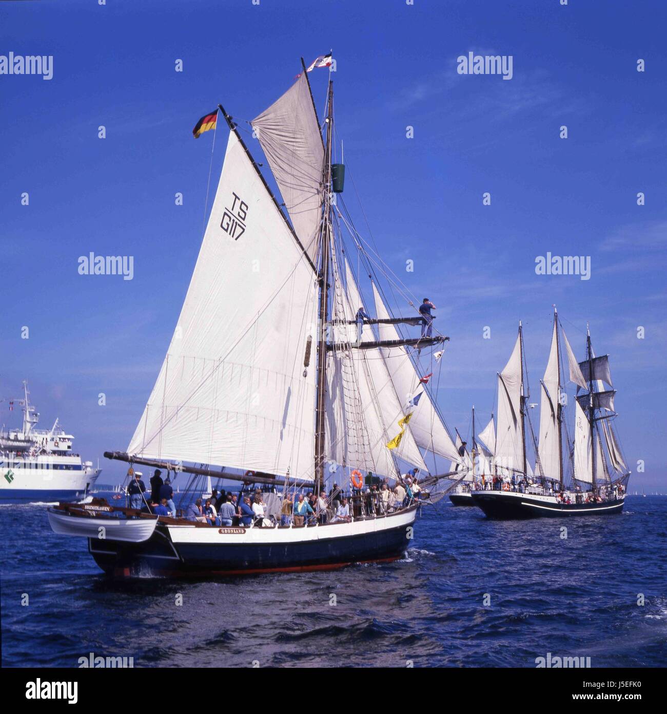ships sailing boat sailboat rowing boat boat watercraft greenland sail ...