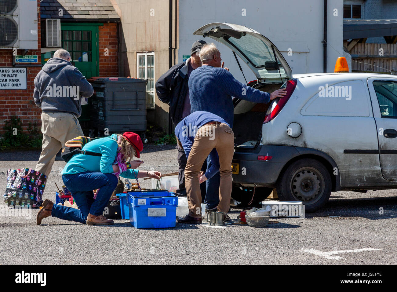 Car boot sale uk hi-res stock photography and images - Alamy