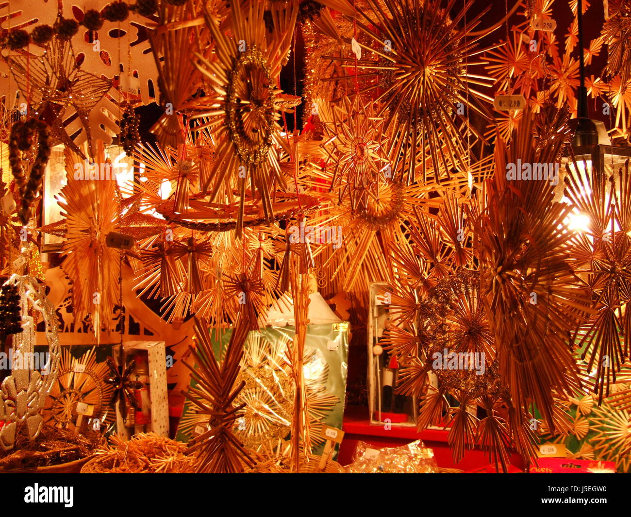 Strohsterne hi-res stock photography and images - Alamy