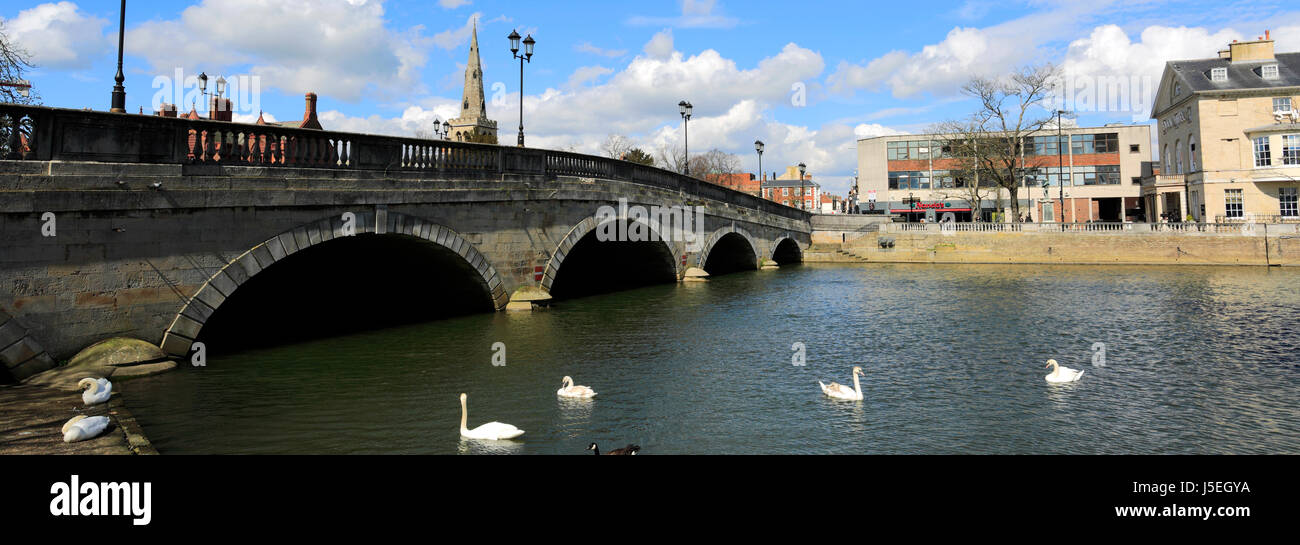 The river bridge, River Great Ouse, Bedford town; Bedfordshire County ...