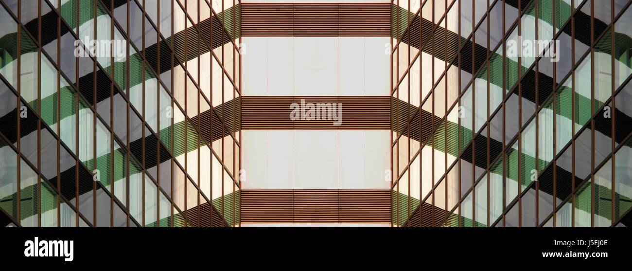 Bilaterally hi-res stock photography and images - Alamy