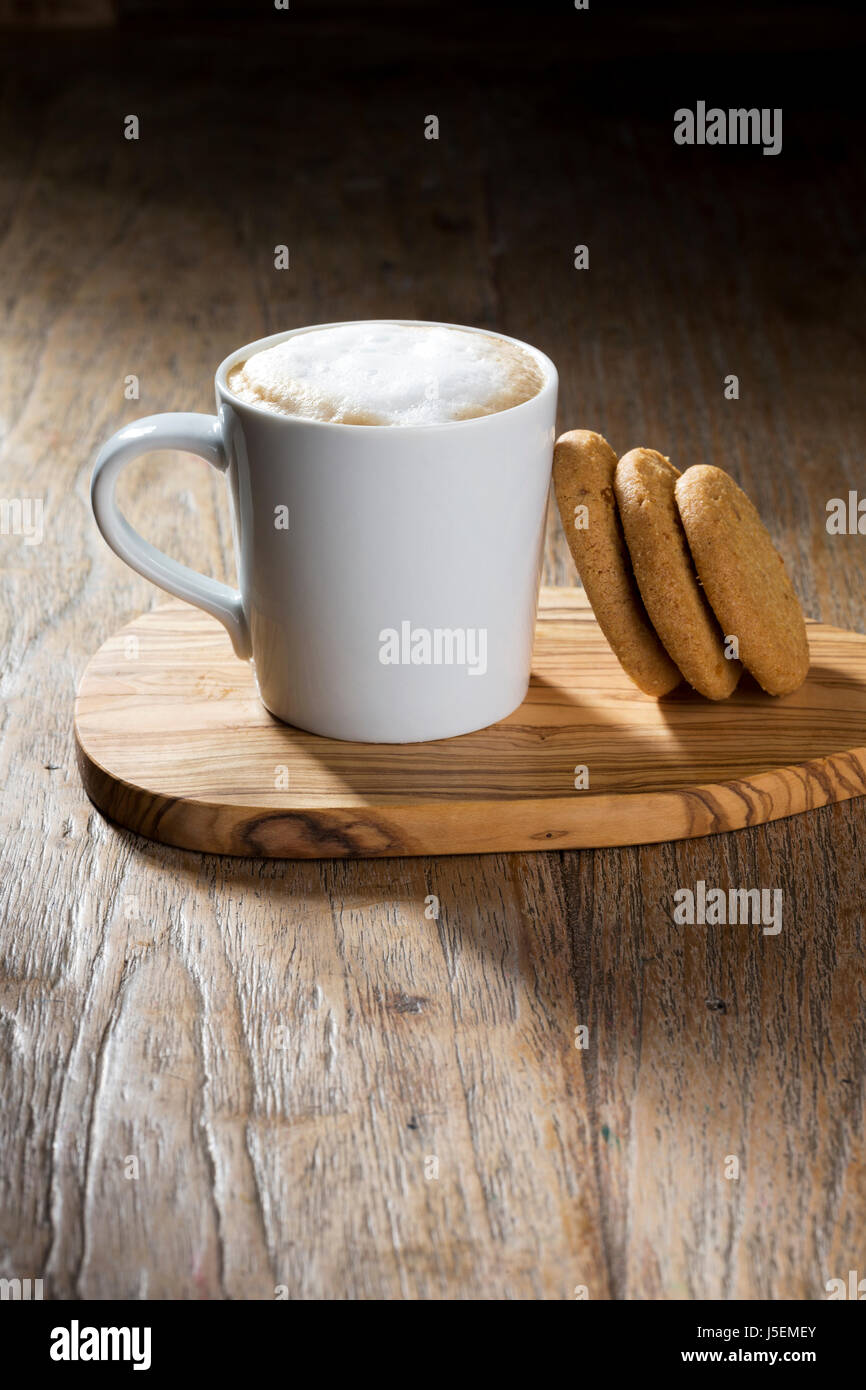 Caffe latte biscuits hi-res stock photography and images - Alamy