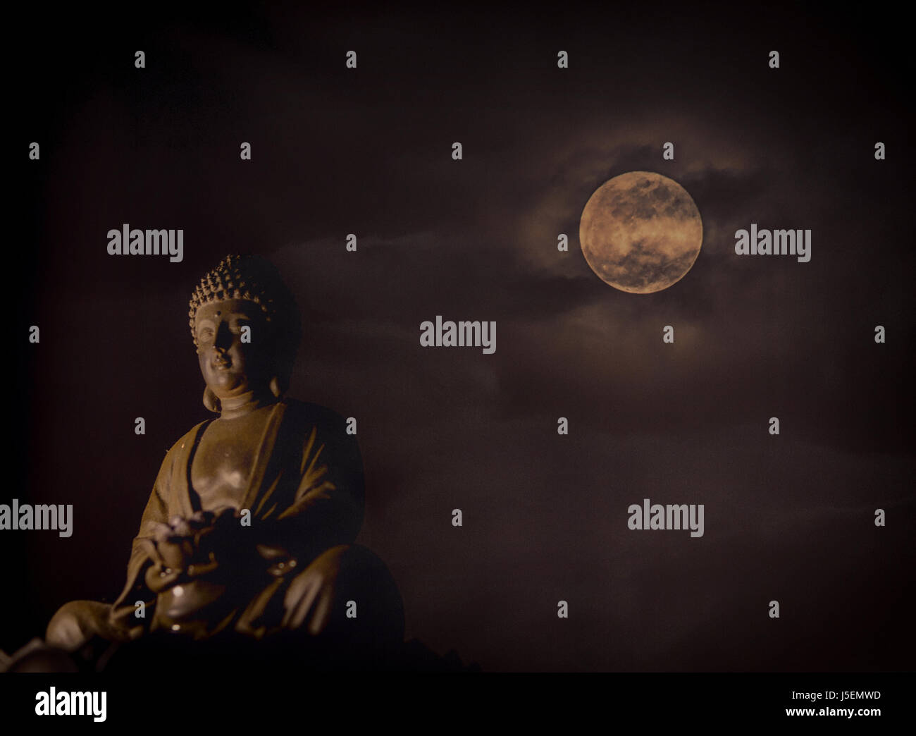 Buddha moon hi-res stock photography and images - Alamy