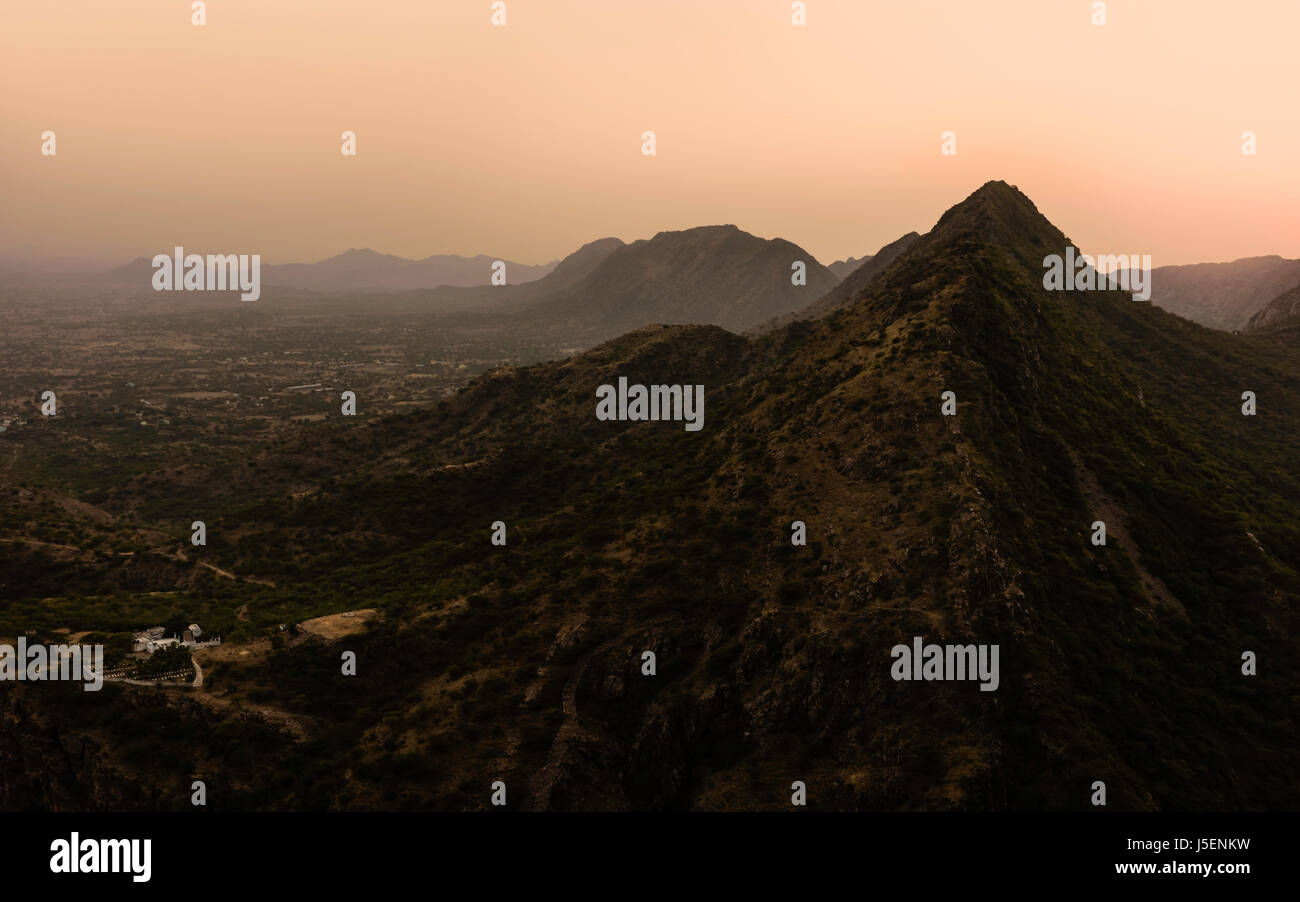 Aravalli hills of rajasthan hi-res stock photography and images - Alamy