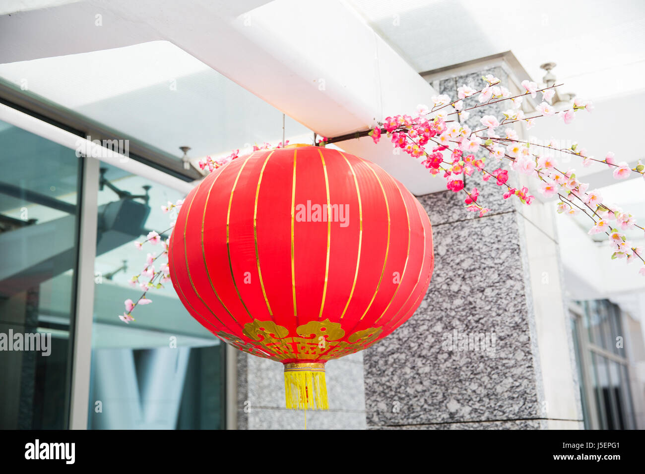 ceiling decorated with hanging chinese lanterns Stock Photo - Alamy